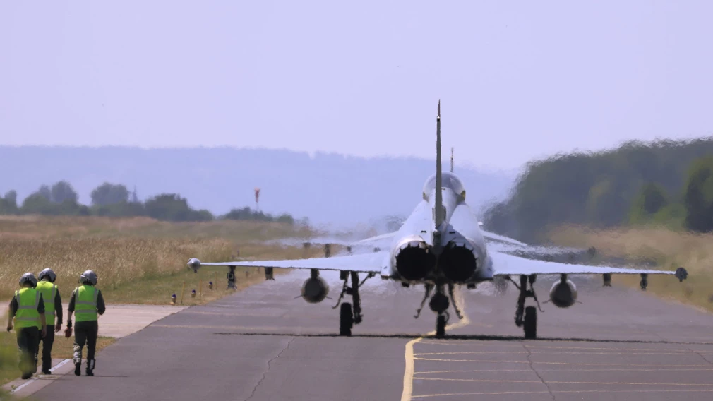 Украинский генерал Романенко обвинил американцев в нежелании давать ...