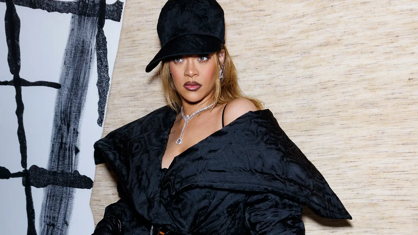 Рианна рассказала о значимости плетения кос в ее культуре