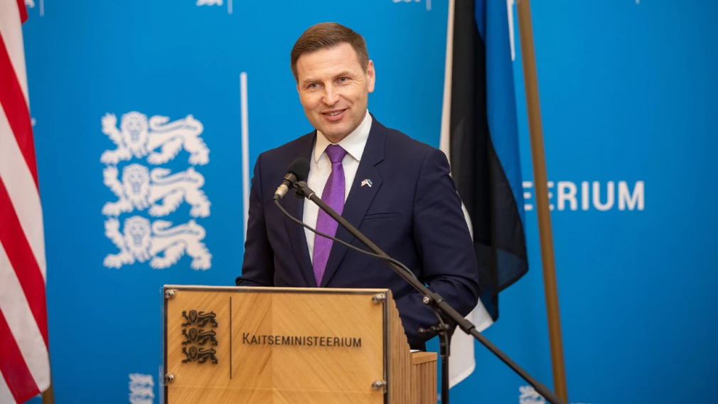 Эстонский министр обороны Певкур заявил, что Россия готовится к ...